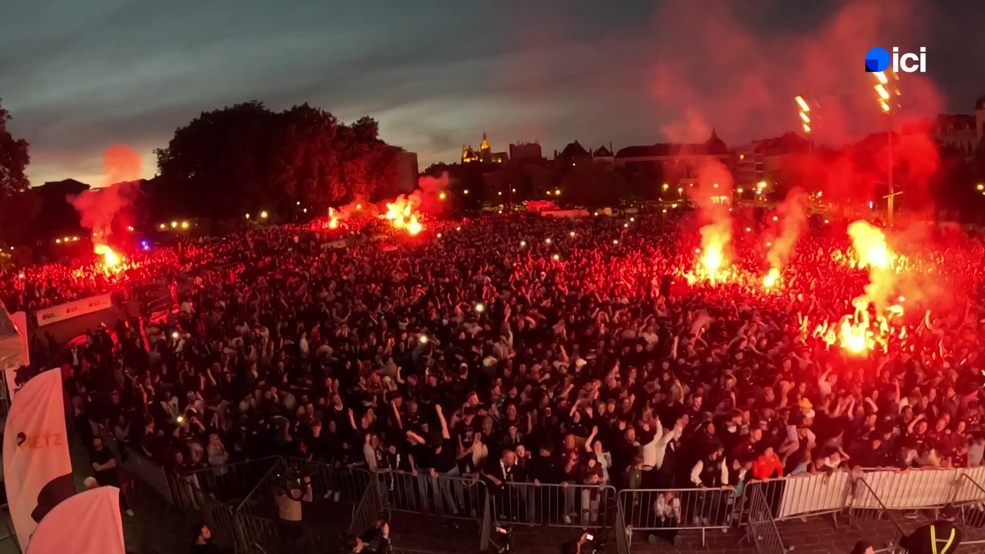 EN IMAGES. Le FC Metz retrouve la Ligue 1 : plus de 10 000 personnes ...
