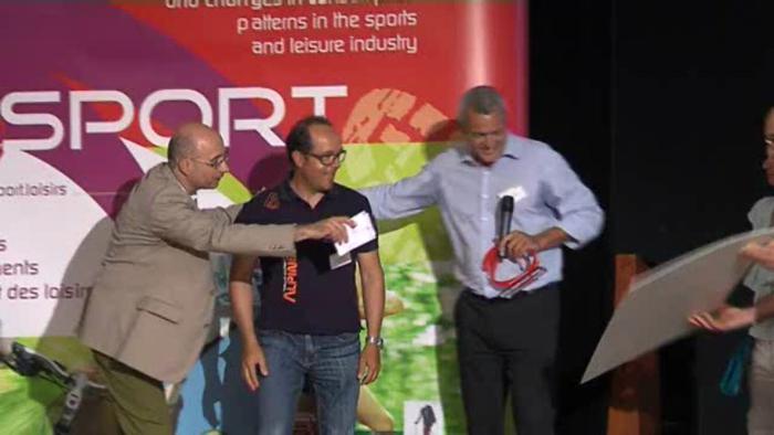 Alpinefoil réinvente le kitesurf et reçoit un prix à Inosport