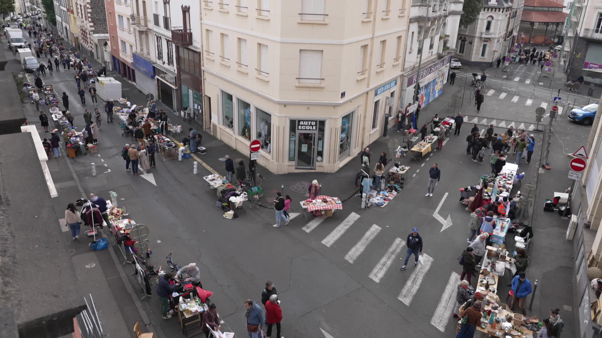 "C'est extraordinaire" : un vide-greniers pour tourner la page du ...