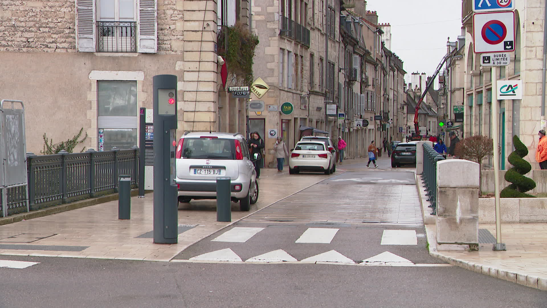 VIDEO. Municipales 2026 à Dole : Mobilité, prix de l’eau, mutuelles ...