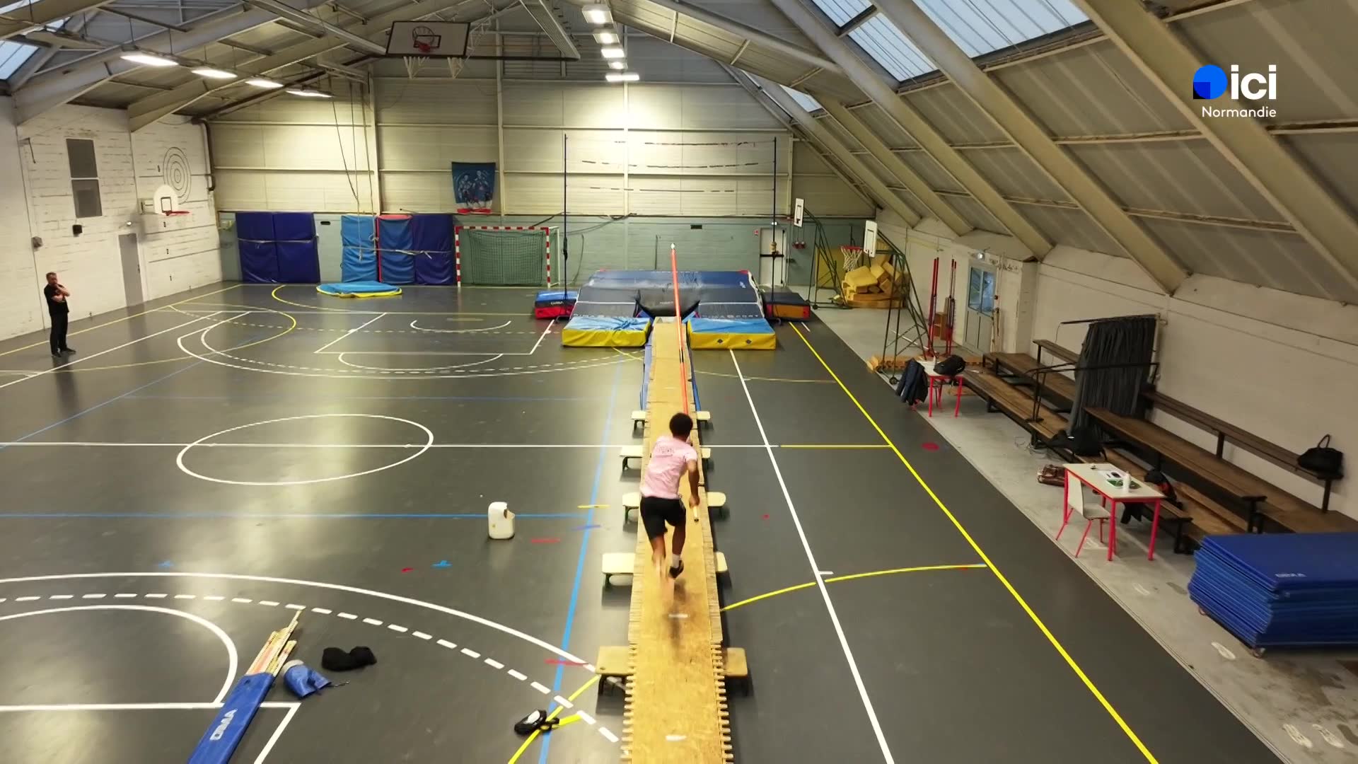 ATHLÉTISME. Qui est Zackaria Dia, l'adolescent qui saute plus haut que ...