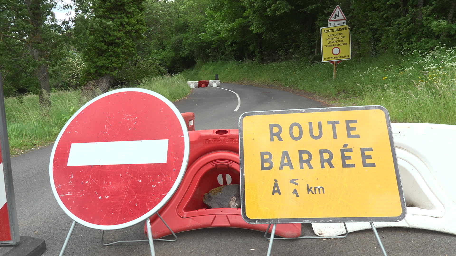 “C’est un dossier qui est incompréhensible” : une route est fermée pour ...